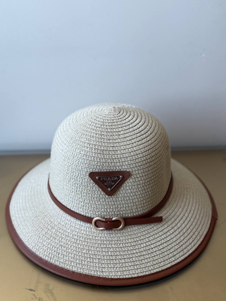 کلاه حصیری‌ پرادا – اوتانا استور